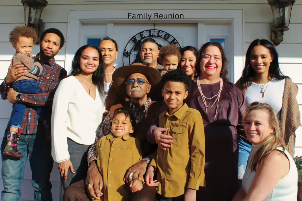 4 Creative Ideas for Making Your Family Reunion Unforgettable - Vents ...